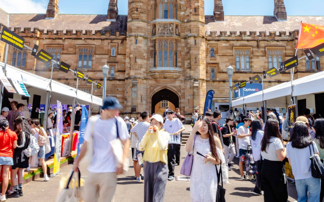 Record 200,000 foreign students arrive in Australia