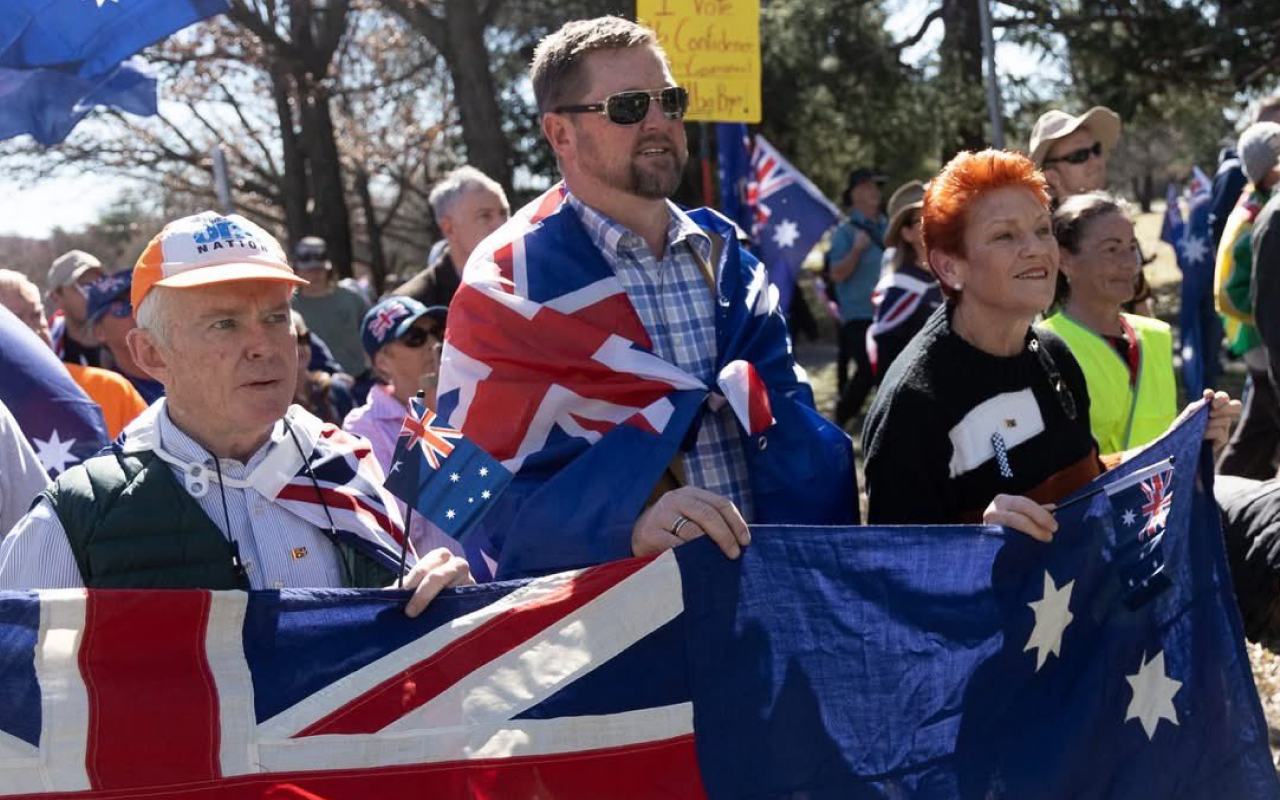 One Nation hits 15% in new poll as Greens and Coalition tank