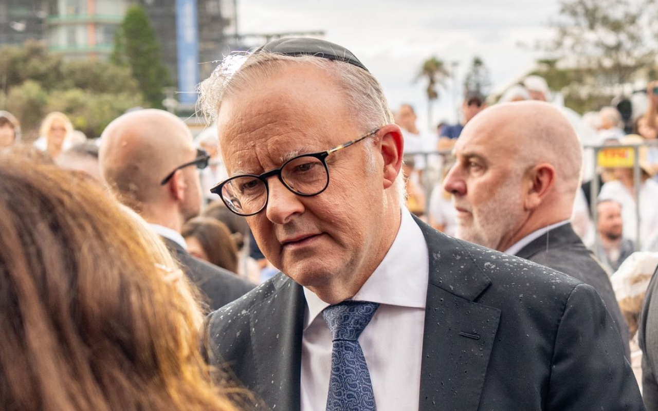 Australia - The Noticer